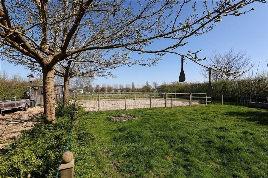 Exclusieve en verrassend ruime villa (580m²) op een prachtig perceel van 41a 19ca met tal van ...