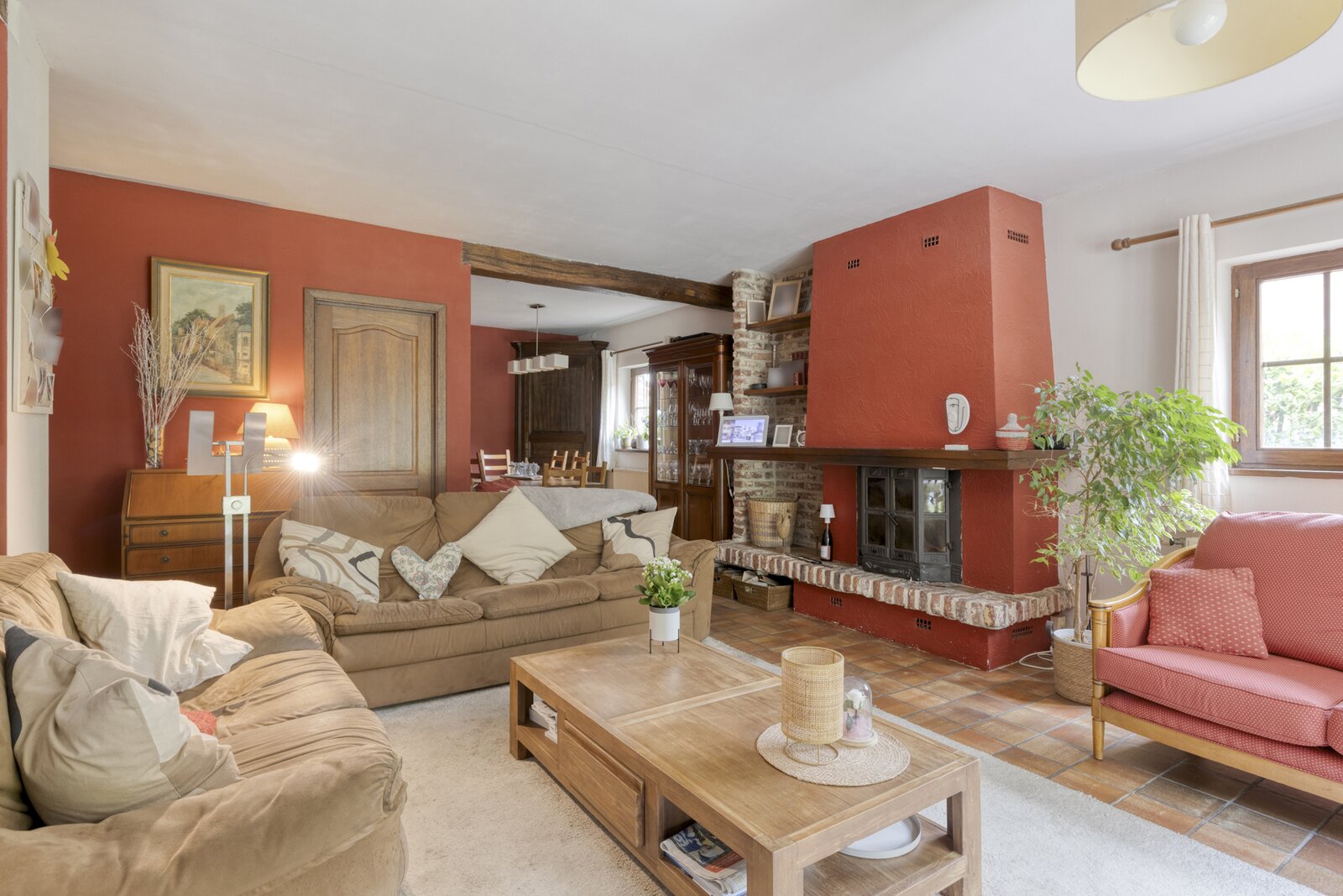 Charming villa on 12 ares with forest view