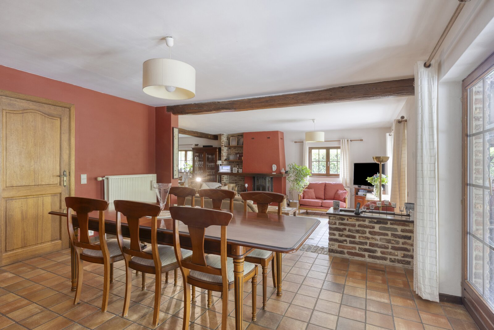 Charming villa on 12 ares with forest view