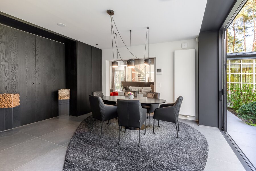 Villa onder moderne architectuur in Hof ter Linden